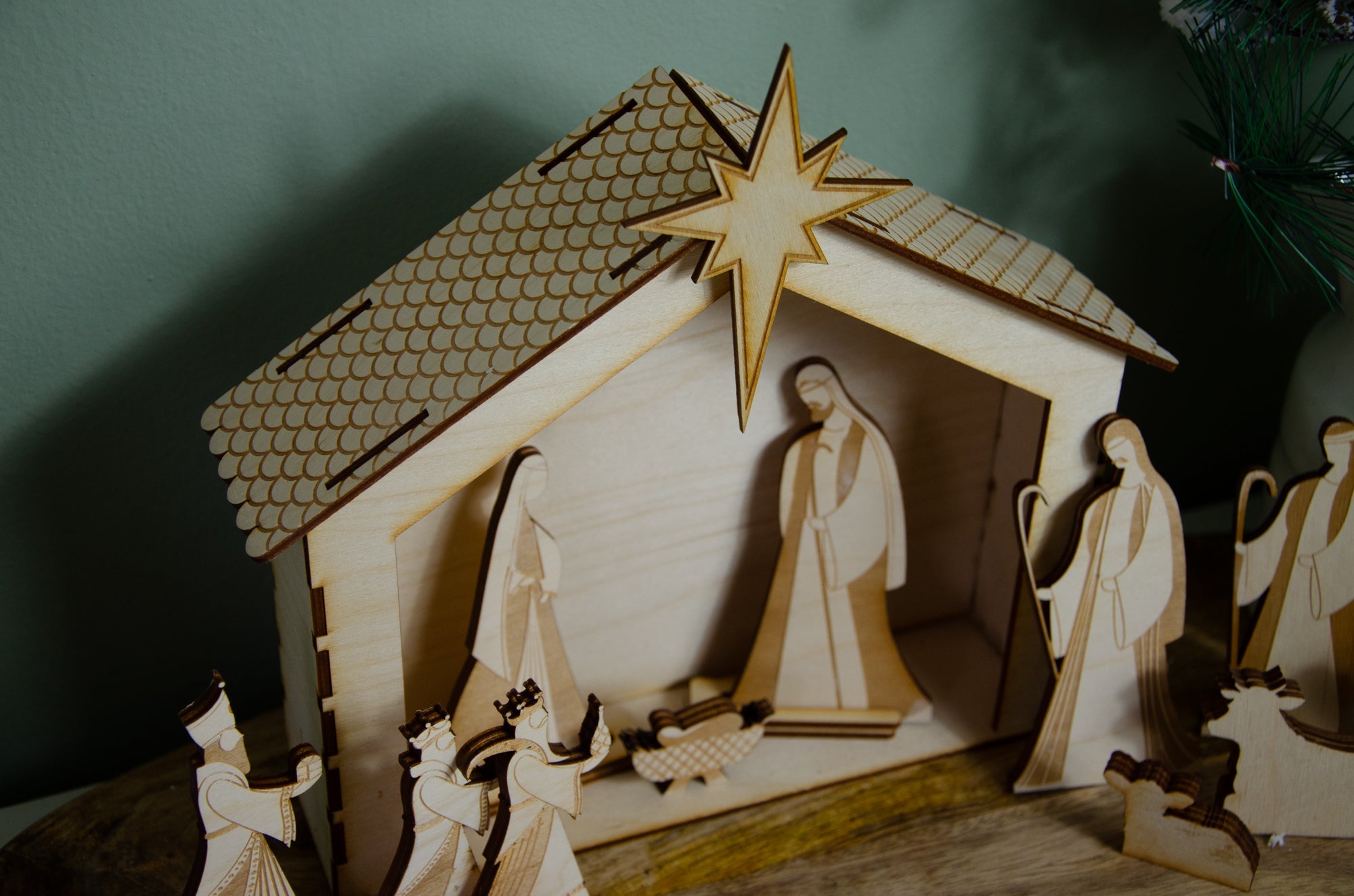 Stable freestanding Wooden Nativity Scene – Birch and Tides